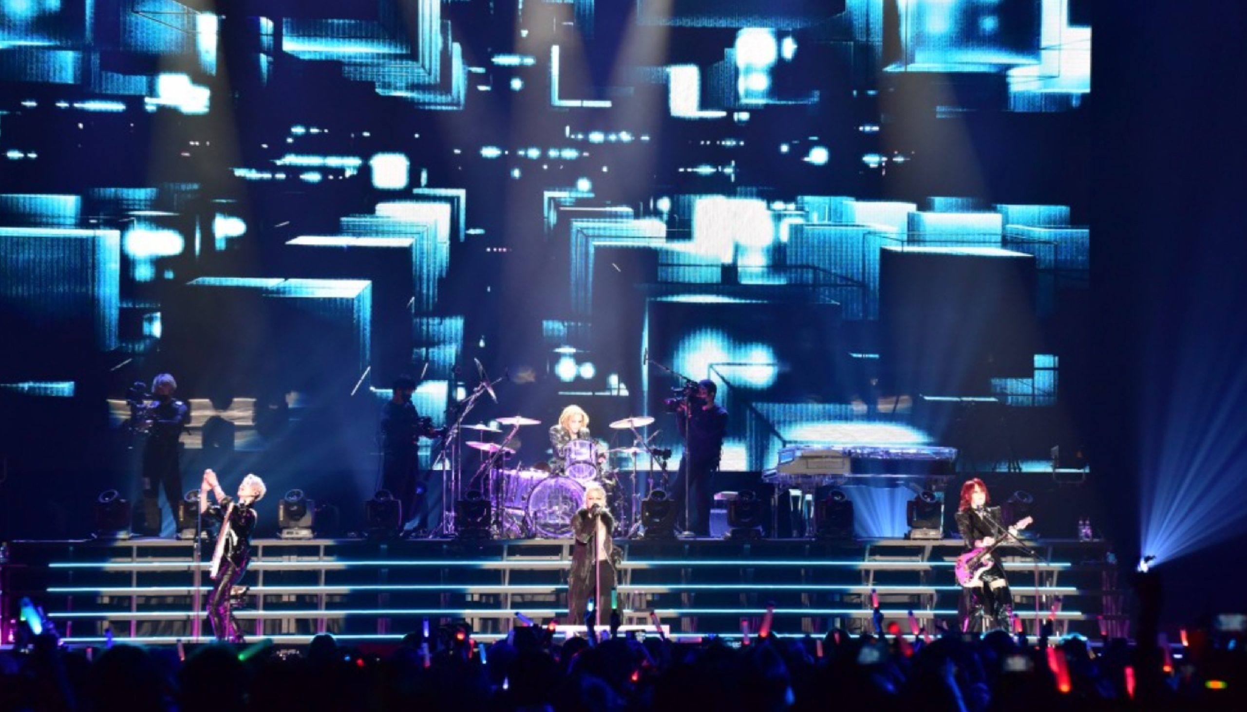 「THE LAST ROCKSTARS」の水素燃料電池コンサートをサポート - H2&DX